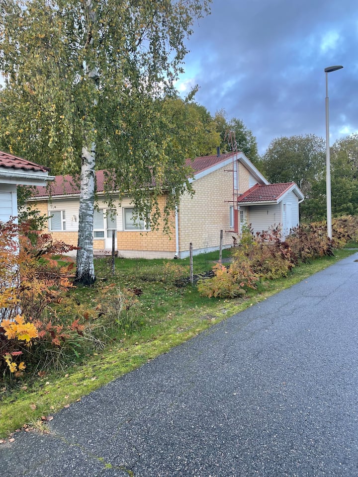 Tilava Koti Keskeisellä Alueella, 7-9hlö, 5h+2wc+s - Lohja