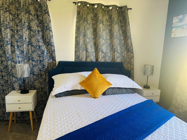 James Hughes Best Price Upstairs Wonderful View - Anguilla