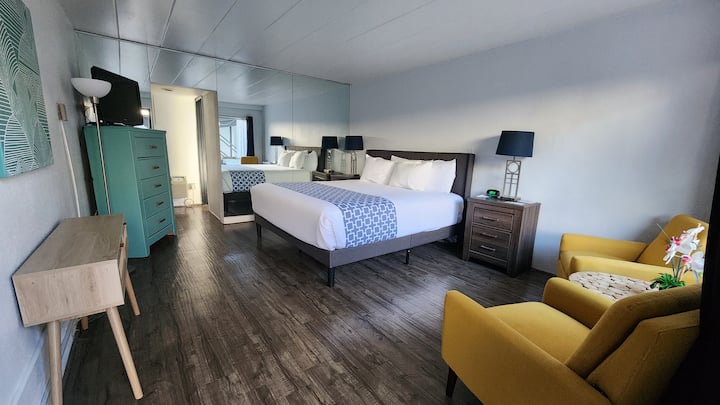 Ship-n-shore Hotel - Standard King - Saugatuck, MI