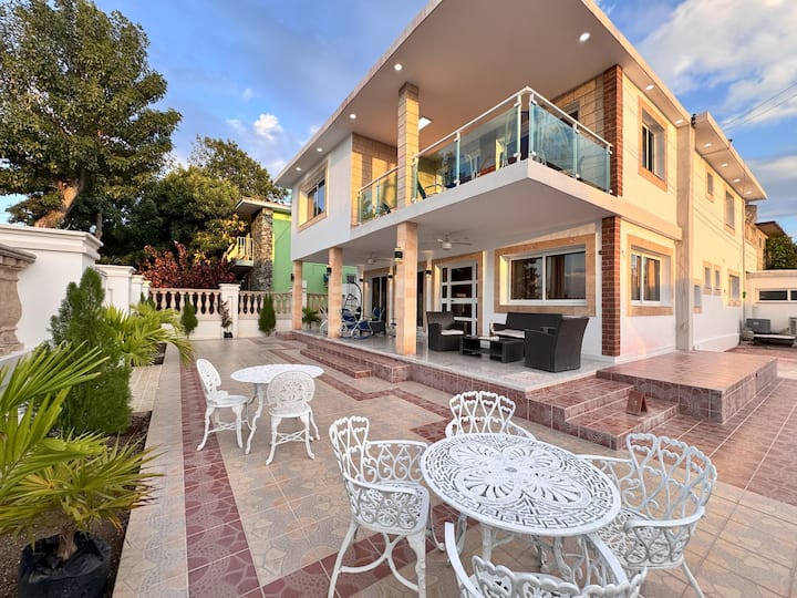 35y1era House - 6rooms - Wifi - Solar Panel - Varadero