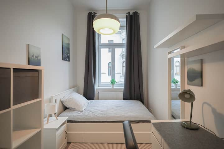 Spacious 6br Stay By Naschmarkt & Karlsplatz - Vienna