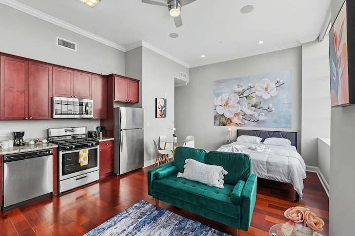 Vibrant Trendy Studio | Northern Libs | Sleeps 2 - Philadelphia