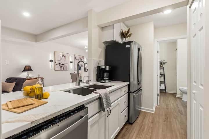 Renovated|workspace|cozy|firepit|fenced Yard|ncsu - Cary, NC