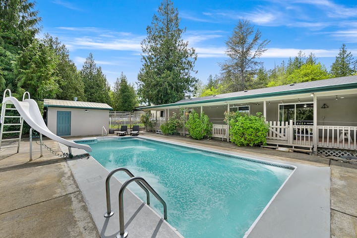 Peaceful 5-acre Retreat | Pool, Hot Tub, Gather - Bellingham, WA