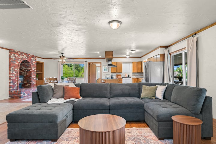 Peaceful 5-acre Retreat | Pool, Hot Tub, Gather - Bellingham, WA