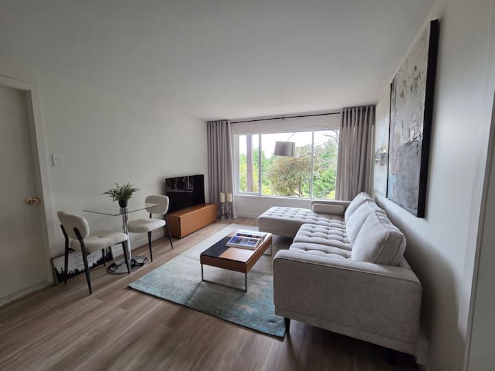 Private Room In British Properties - West Vancouver