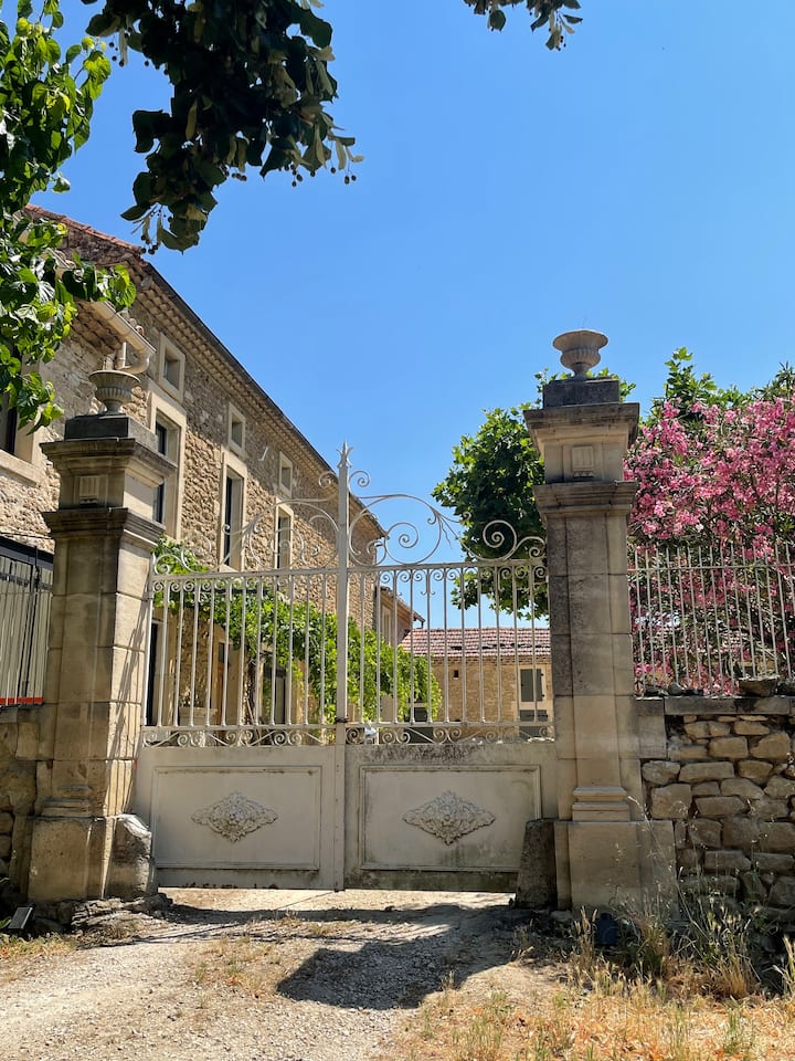 Ferme Au Cœur De Son Domaine Privé De 4 Hectares - Drôme