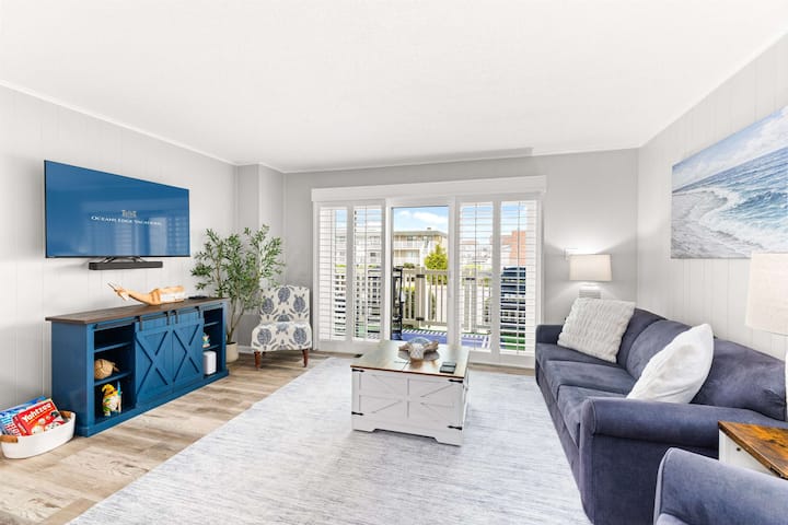 Sunset Cove 17| Pool + Water Views From Balcony - Ocean Pines, MD