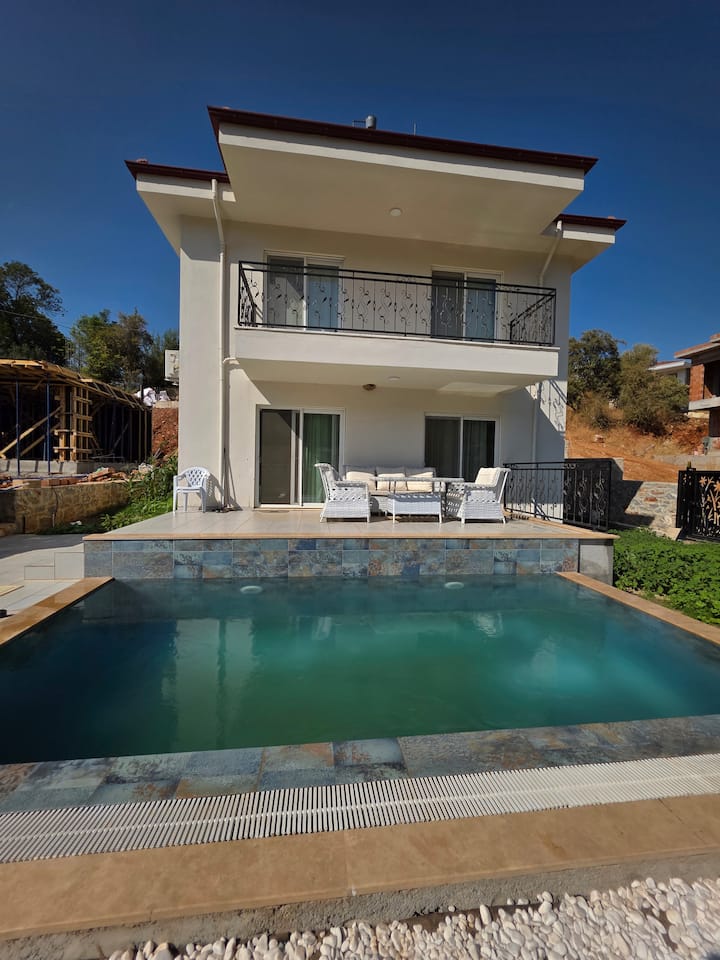 Orman Manzaralı Havuzlu 4+1 Villa - Ataköy