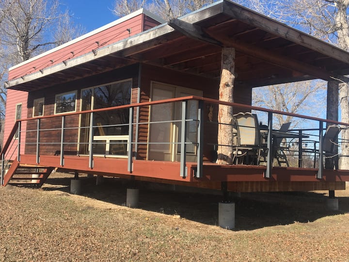 Sunset Cabin On The Yellowstone River - Joliet, MT