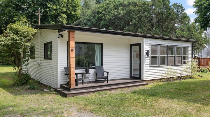 Modern Cottage Near Robinson Pond - Copake Lake, NY