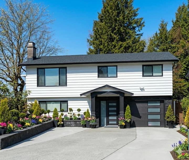 4br/furnished Home |Quiet Location/long Term - New Westminster
