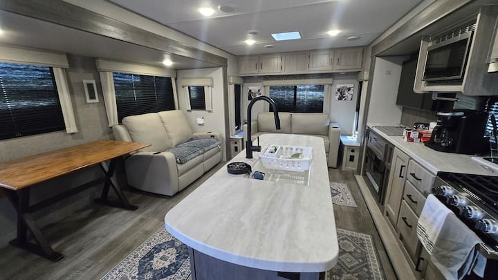 Glamping Rv Camper - Winter Haven, FL