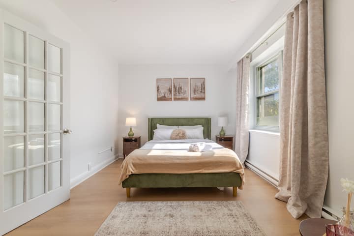 The Little Haven Ndg | 1b1b - Montreal