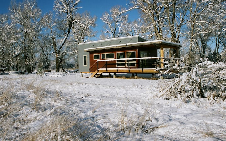 Springtime Cabin On The Yellowstone River - Joliet, MT