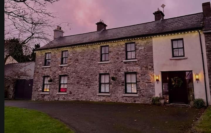 The Old Post Office, 390 Year Old Stone House - Ashbourne