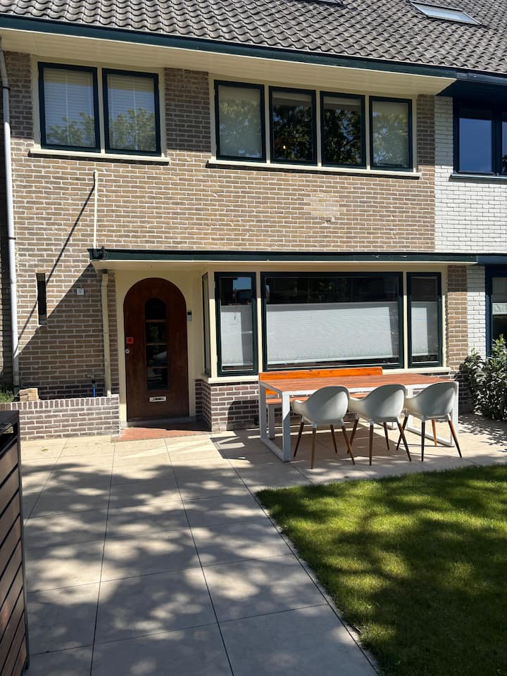 Fijn Familiehuis Met Zonnige Tuin - Hilversum