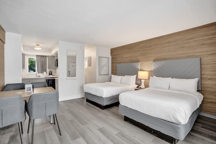 Studio W/ 2 Doubles & Kitchenette | The Botanica - Fort Lauderdale