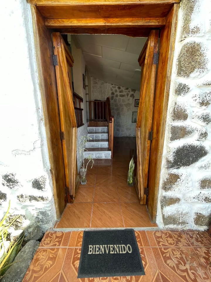 Casa Típica En Lugar Privilegiado - Puerto Ayora