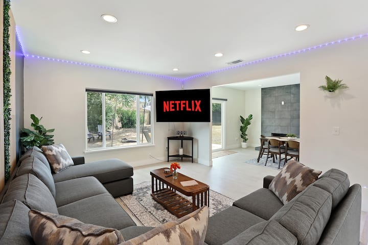 Clean Modern Living | College-glen Gem Near River - Rancho Cordova, CA