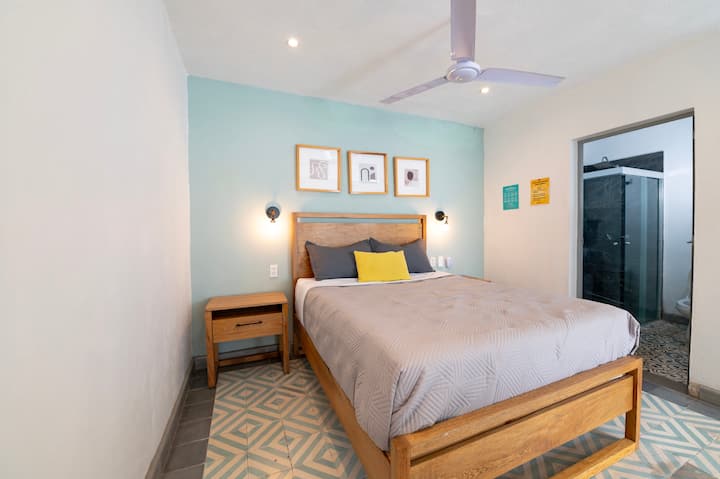 V07 · Habitación Serena · Queen · Col. Americana - Guadalajara, México