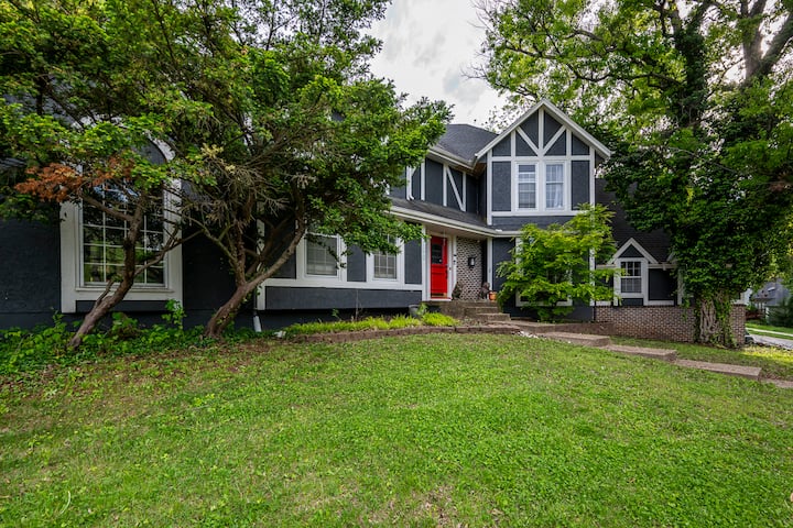 World Cup Kc: 5br Shawnee Home - Shawnee, KS