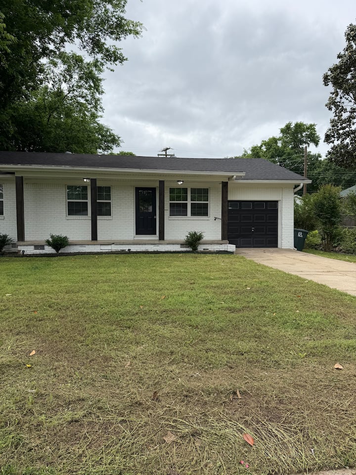Lucky Clover 3 Bedroom. Close To Everything! - North Little Rock, AR