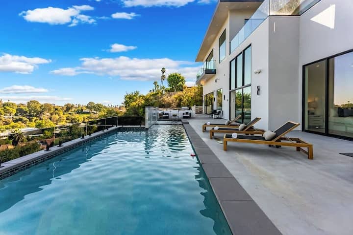 Casa Adriana By Oraklus - Topanga, CA