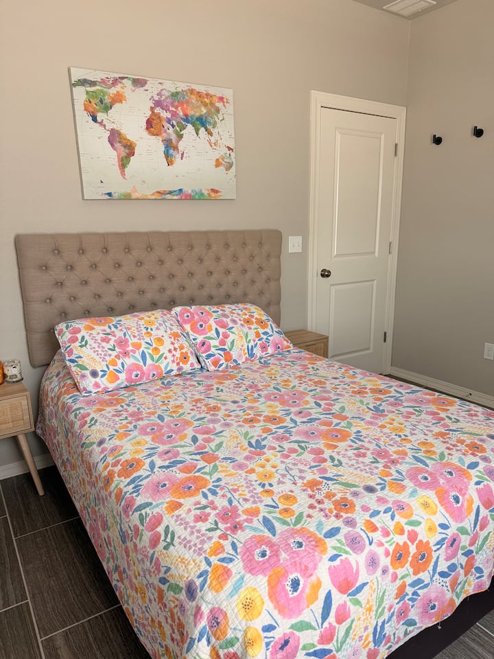 Kitty Room In Santa Teresa! - Santa Teresa, NM