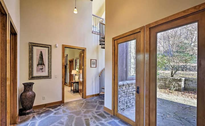 Pine Lodge 2 Bedroom Suite: Farm & Great Outdoors - Fairview, TN