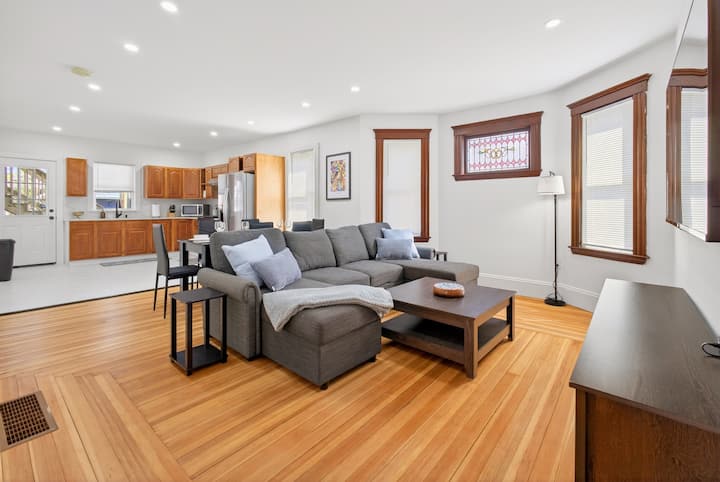 The Milton Manor U1 (3br 1ba Sleeps 6) Fifa - Dedham, MA