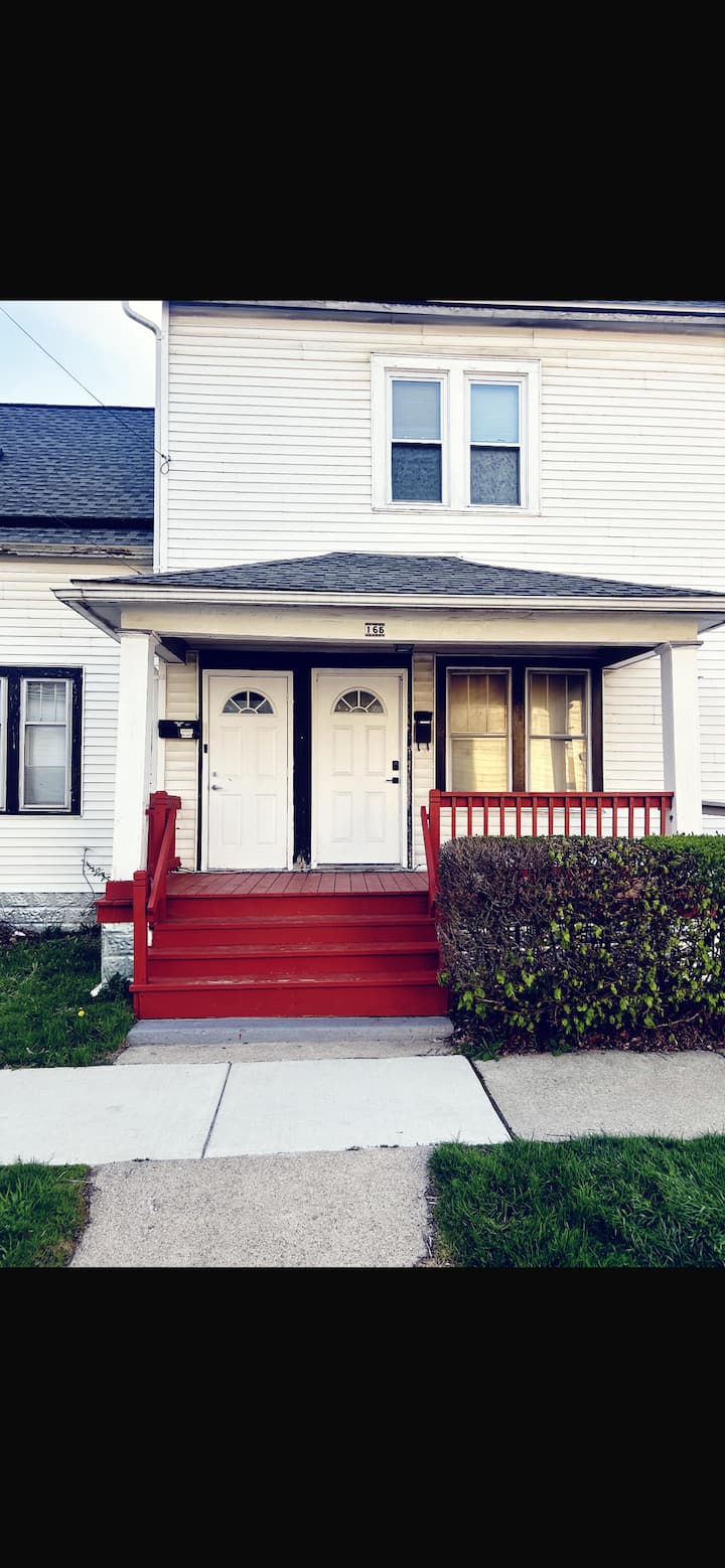 Cozy 4 Br Home Near Downtown, Airport, And More! - Buffalo, NY