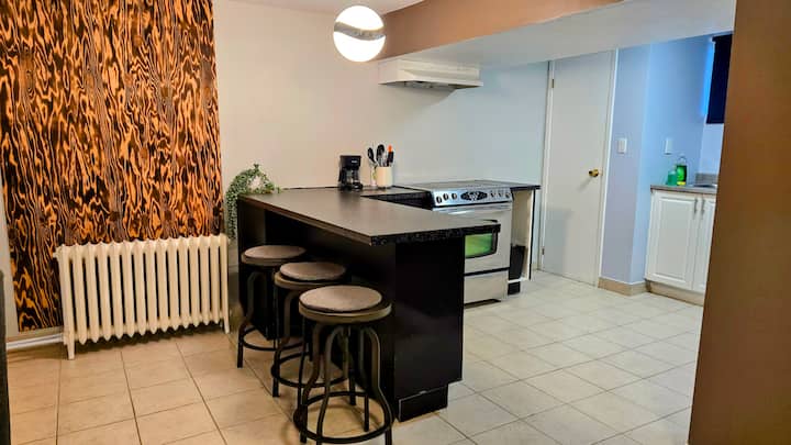 Cozy Private Suite Near Clifton Hill • King Bed - Niagara Falls
