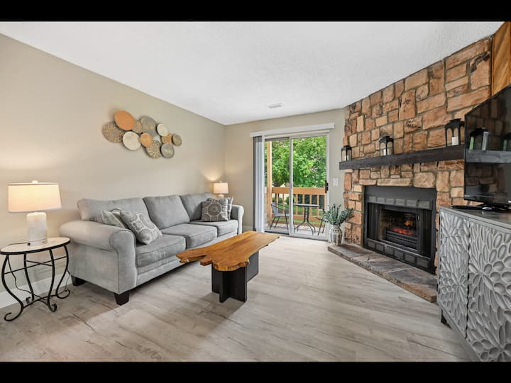 Cozy 2br Fireplace & Patio Broadmoor And Cheyenne - Colorado Springs, CO