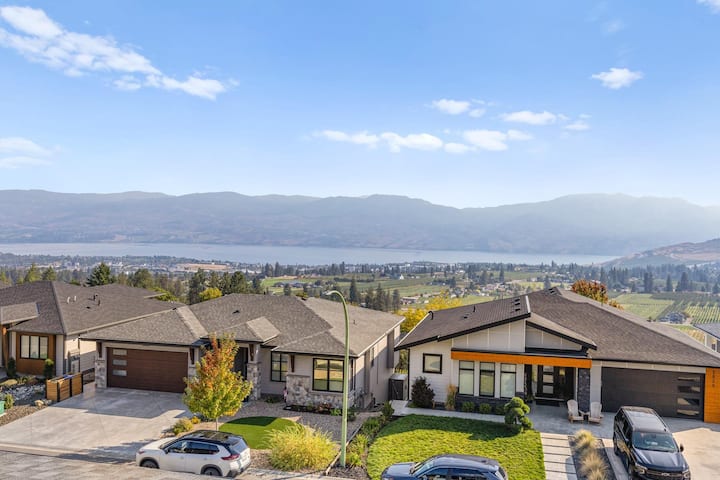 Modern Hilltop Retreat | Lake Views | Luxury Home - West Kelowna