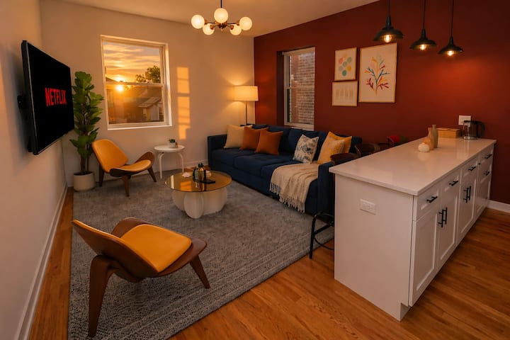 Modern 4br Pilsen Retreat Near Il Medical District - Chicago, IL