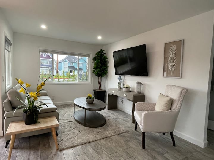 Lovely Remodel House - Huntington Beach, CA