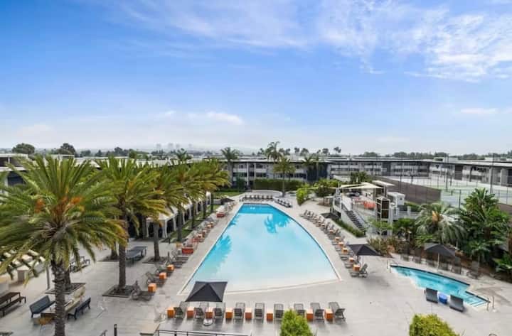 Newport Beach Coastal Studio - Costa Mesa, CA