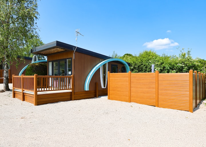 Glamping Hive Hot Tub Pet - Appleby Castle