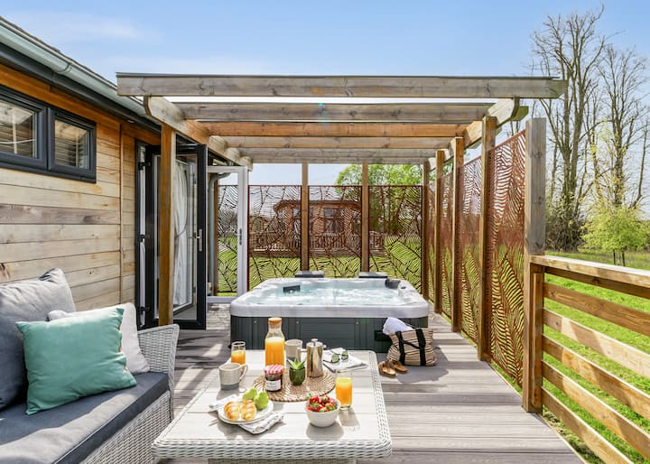 Elite Plus Spa Lodge 3 (Sleeps 7) - Suffolk