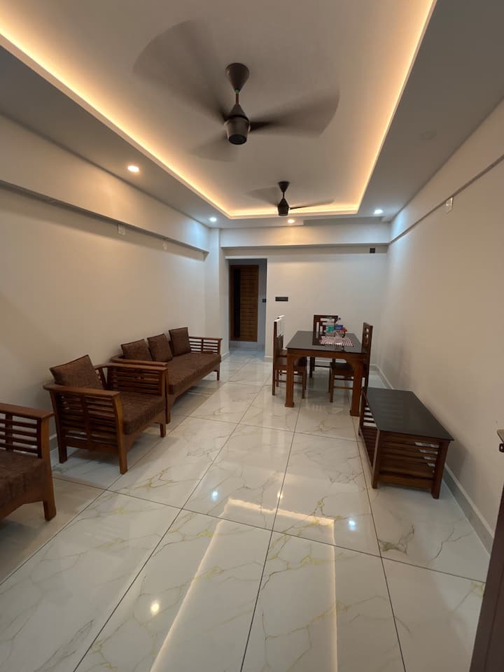 Modern 1bhk Flat | Pool Access - Thiruvalla