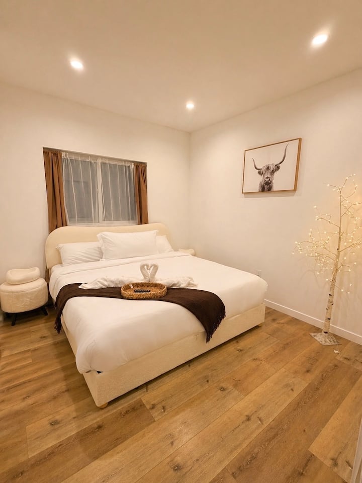 King Suite W/ Private Bath Near Universal & Wb - Burbank, CA