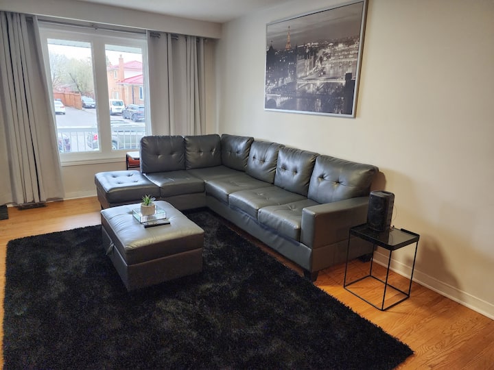 Bright, Spacious 3 Bedroom Upper Level - Mississauga