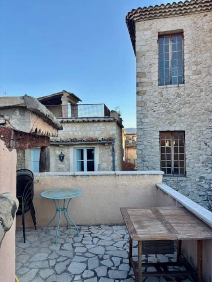 Le Petit Nid Dans Le Village Enchanté - Tourrettes-sur-Loup