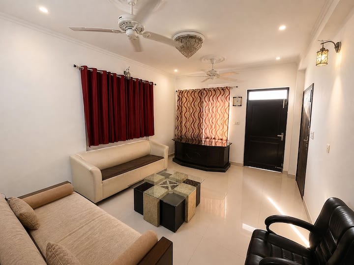 Cozy Nook | Prime Rajpur Rd City Stay - Dehradun