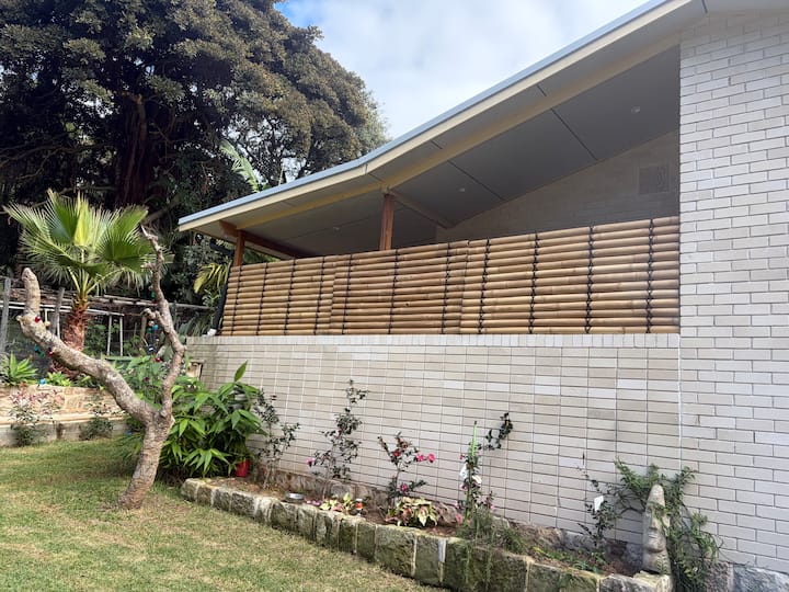Jibbon Beach Cottage New - Bundeena