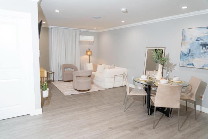 Modern 1br Private House | Sleeps 4 - Mission Hills - Los Angeles