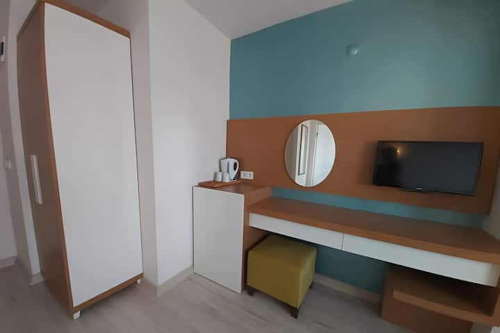 Partial Sea View Trpl 2 - Kuşadası