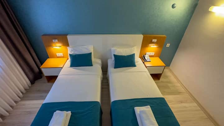 Partial Sea View Trpl 1 - Kuşadası