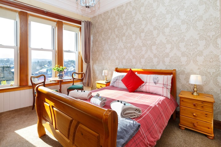 Standard Double Room Stirling City Walls View - Stirling